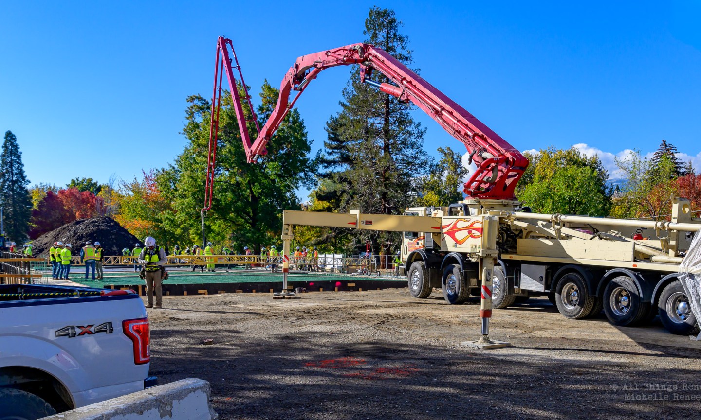 Arlington Avenue Bridges Project – Pouring of the Concrete Roadbed ...